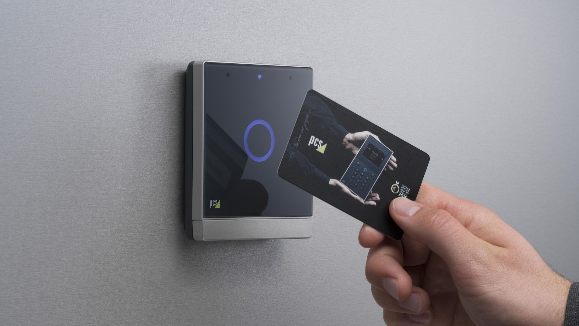 What does a tracking device look like?